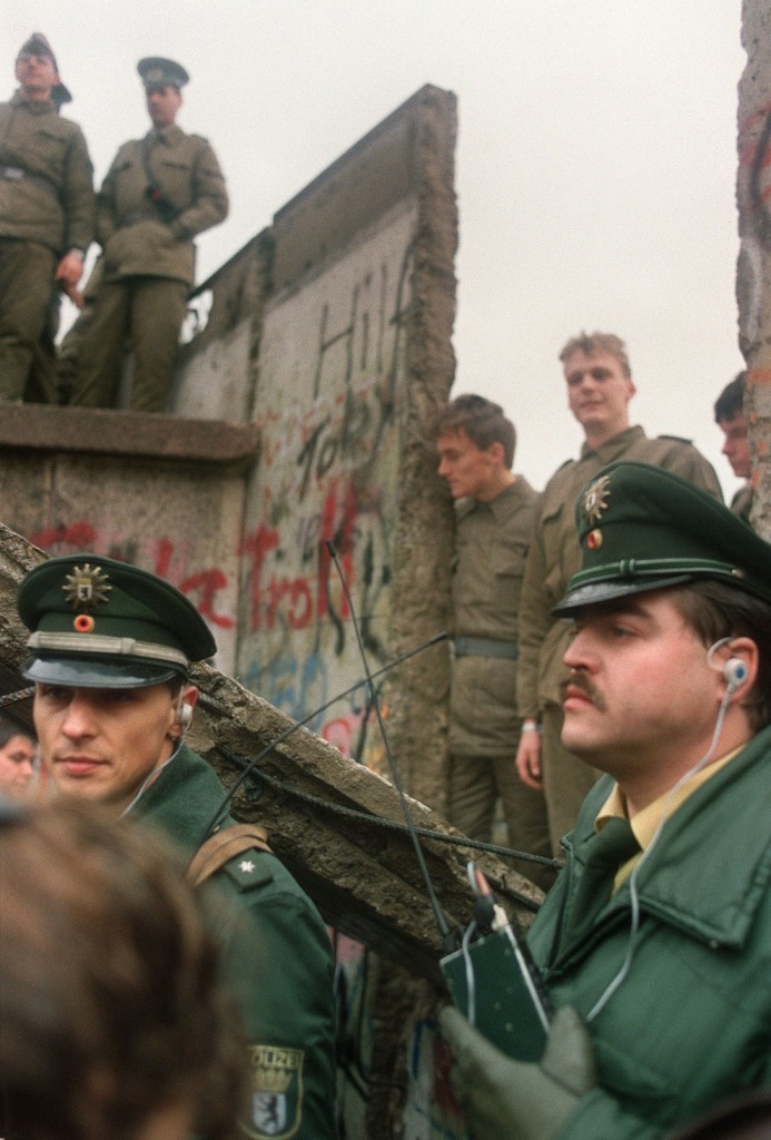 25 Photos For 25 Years: The Fall Of The Berlin Wall - The All My Faves Blog