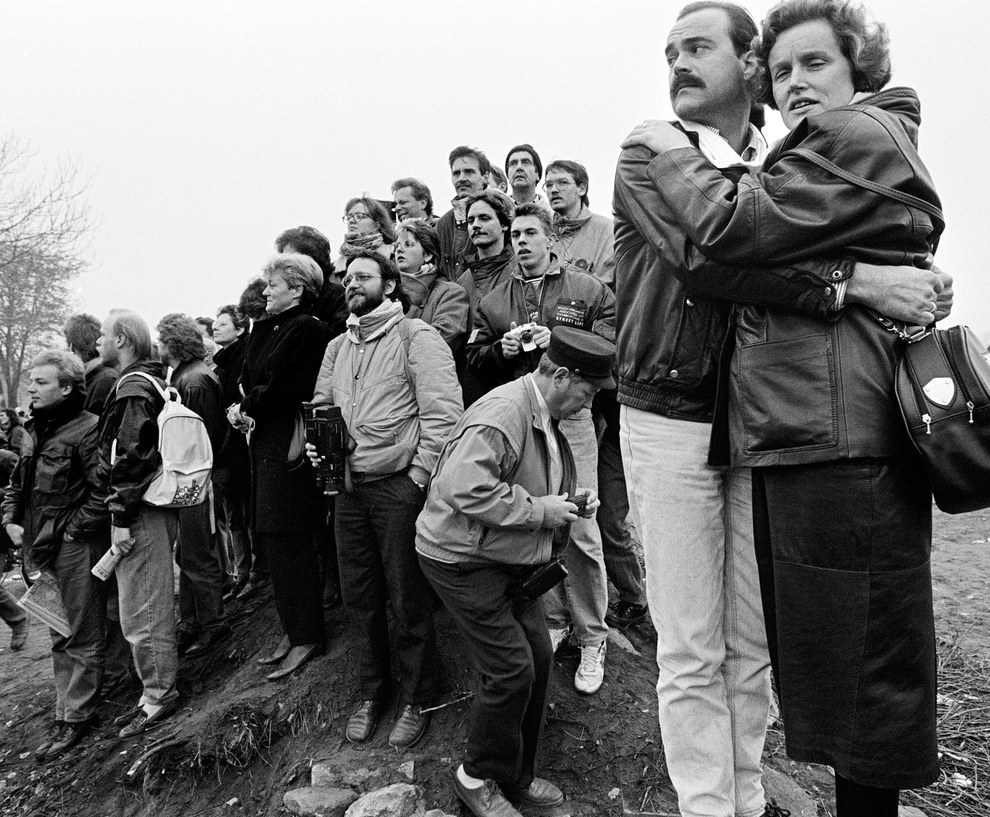 25 Photos For 25 Years: The Fall Of The Berlin Wall - The All My Faves Blog