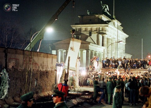 25 Photos For 25 Years: The Fall Of The Berlin Wall - The All My Faves Blog