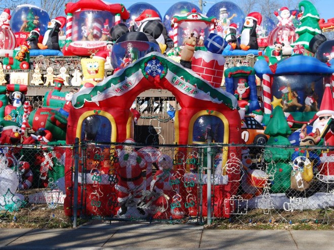 11 Houses With Crazy Christmas Decorations